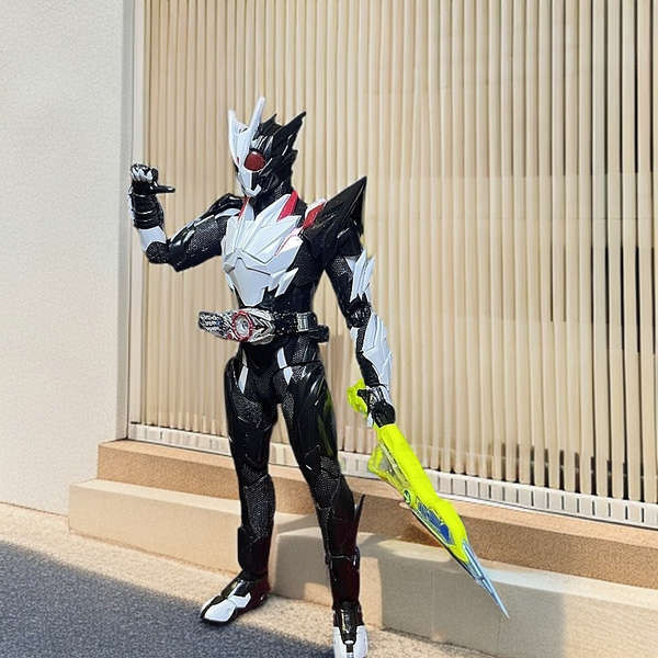 Kamen Rider Ark 01SHF Kamen Rider Zero One Metal Cluster Locust Ark ...