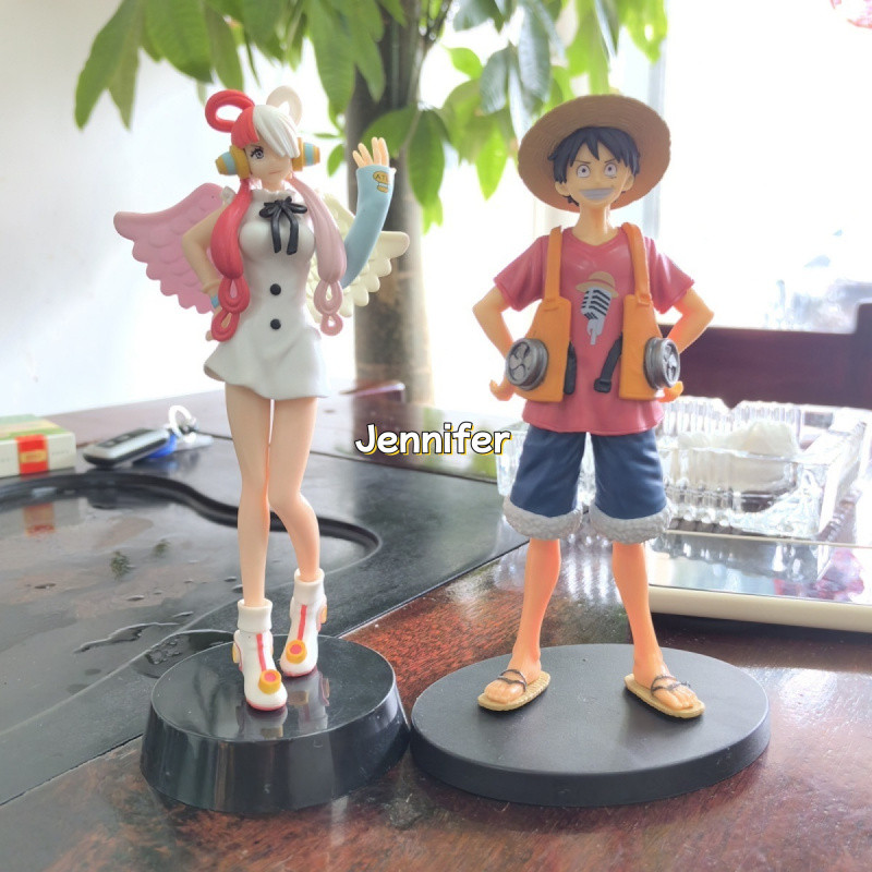 One Piece Monkey D. Luffy / Uta Action Figure World Singer Uta RED ...