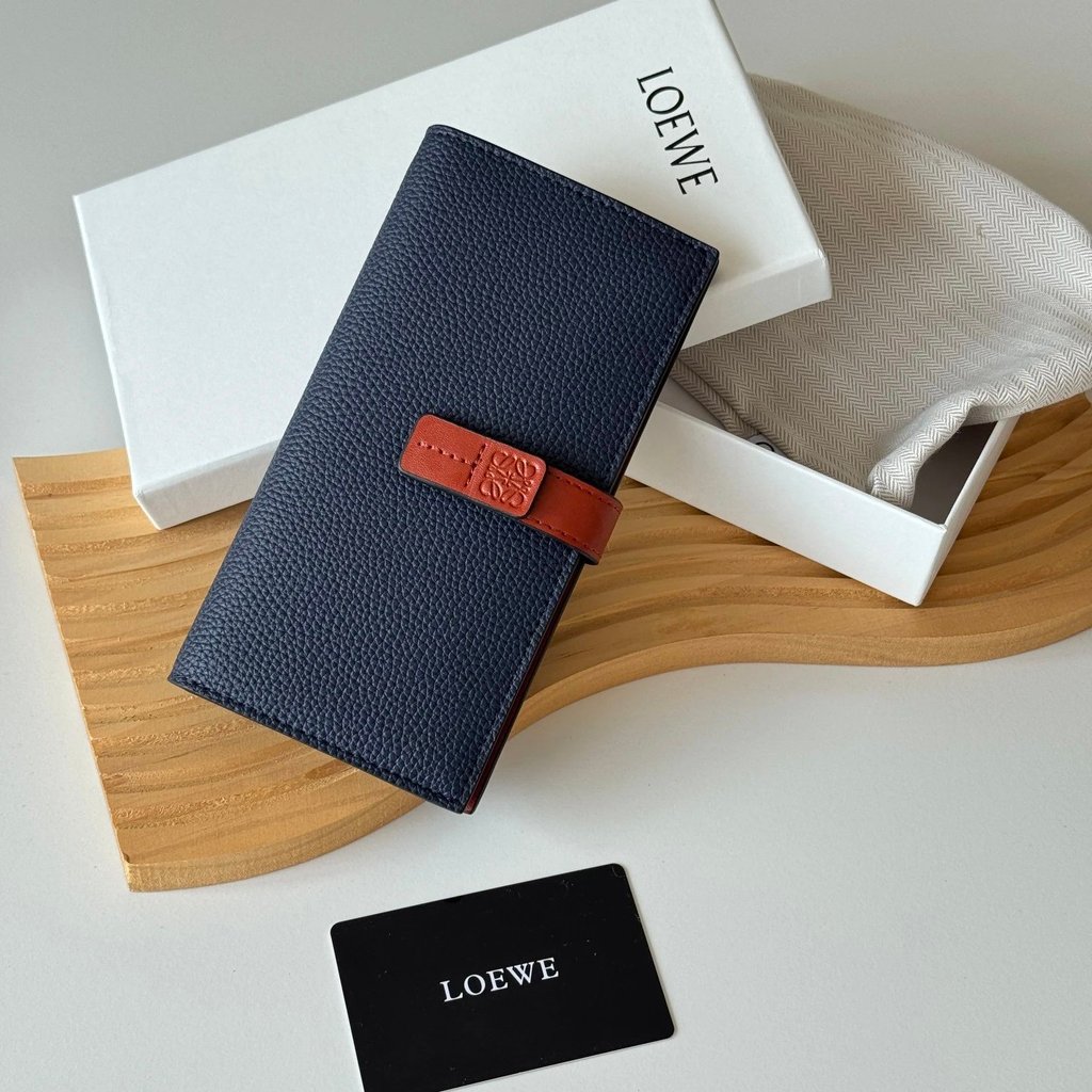 Luo Yiwei Luo Brand New Model[Trendsetter's Selection]Loewe Wallet ...