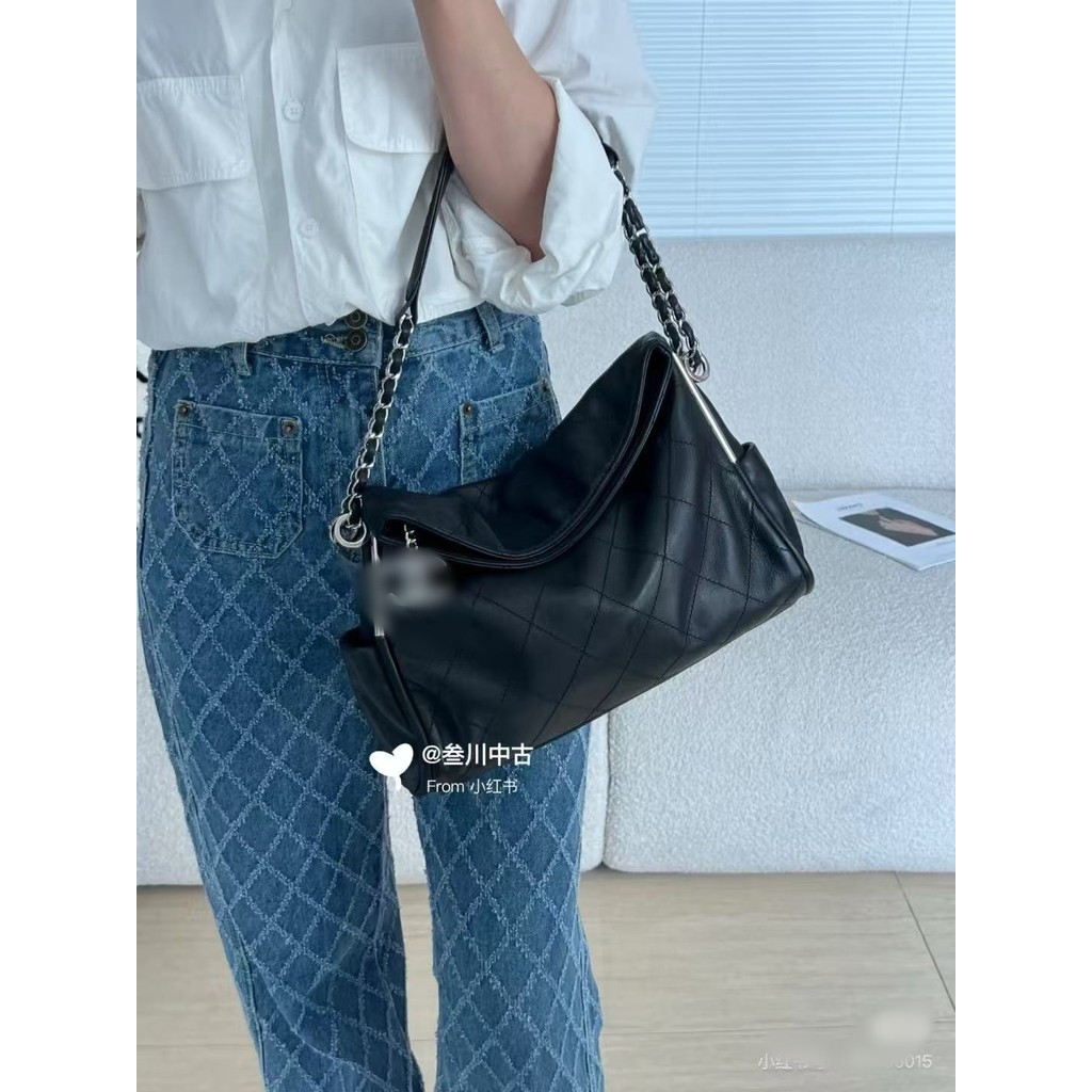 Ladies' shoulder bag with pleated fashion diamond grid chain bag, large ...