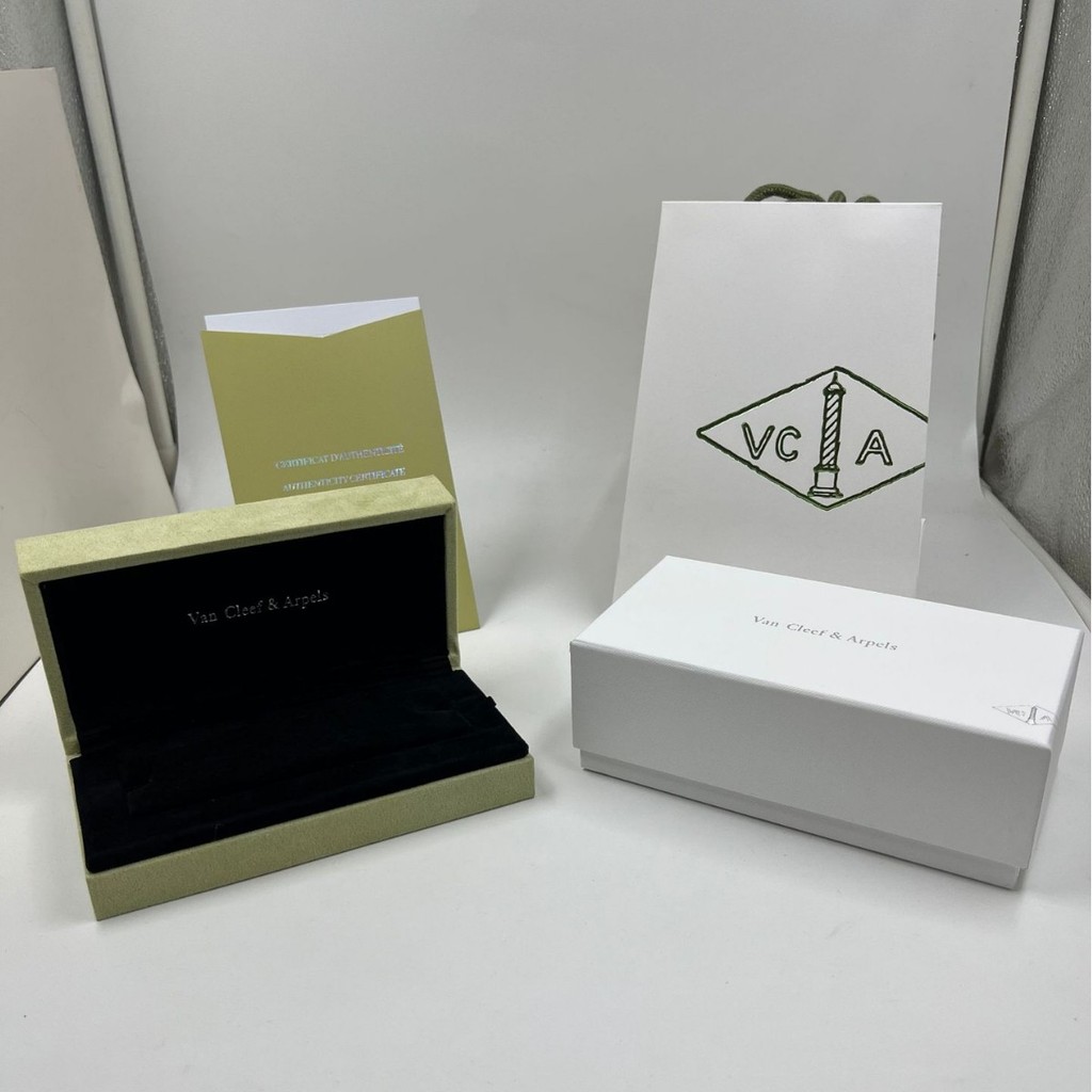 Van Cleef Yabao Four-leaf Clover Bracelet Necklace Bracelet Ring ...