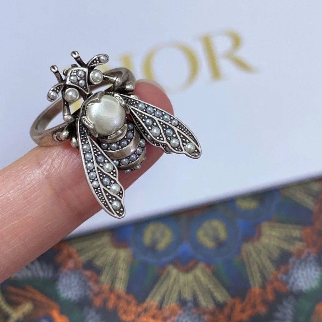 Original Label AAA+ 1:1 DI0R The latest bee rings come in three sizes ...