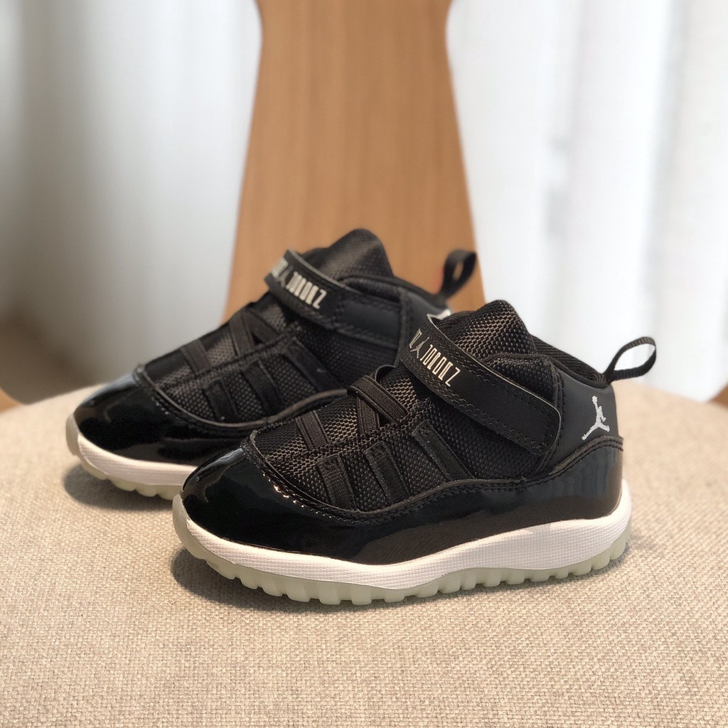 In Stock Air Jordan 11 Low OG SP AJ11 for Unisex Basketball Shoes for ...