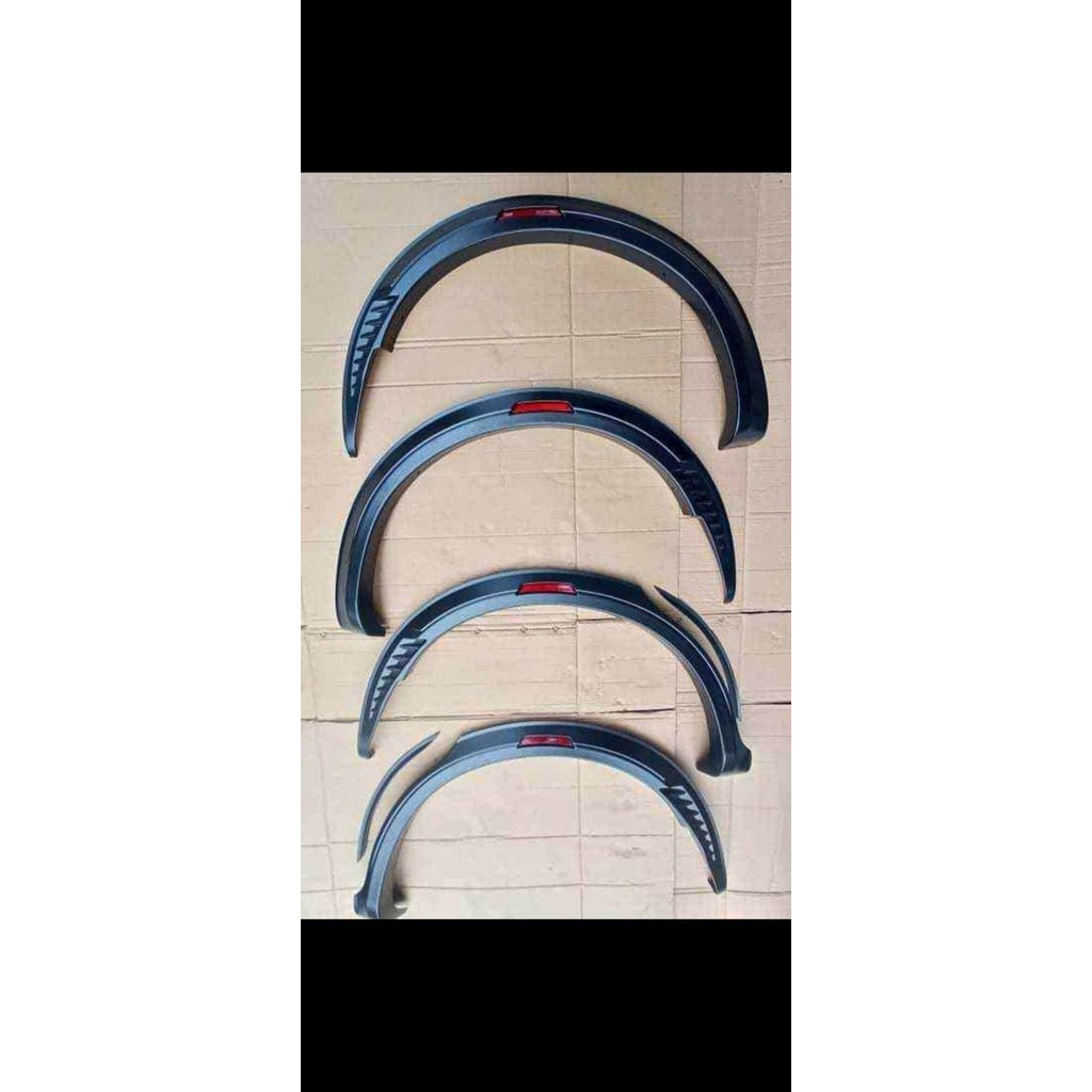 TOYOTA INNOVA 2016-2024 FENDER FLARE W/ REFLECTOR SLIM TYPE | Shopee ...