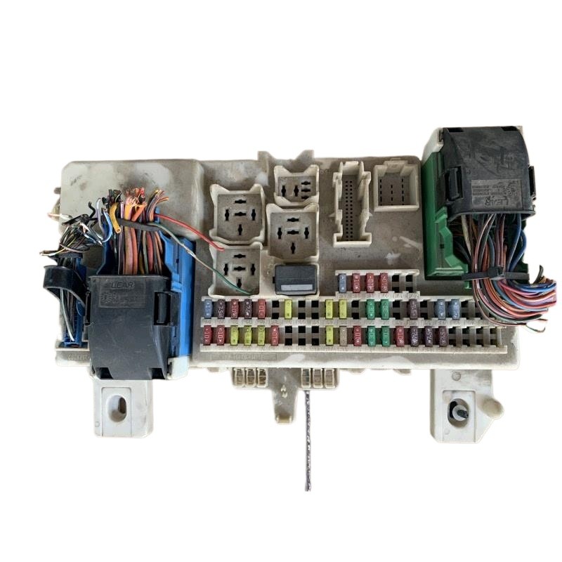 3 M3 Ma 3 Fuse Box BCM Body Computer Module BS1A 66730 Central Control ...