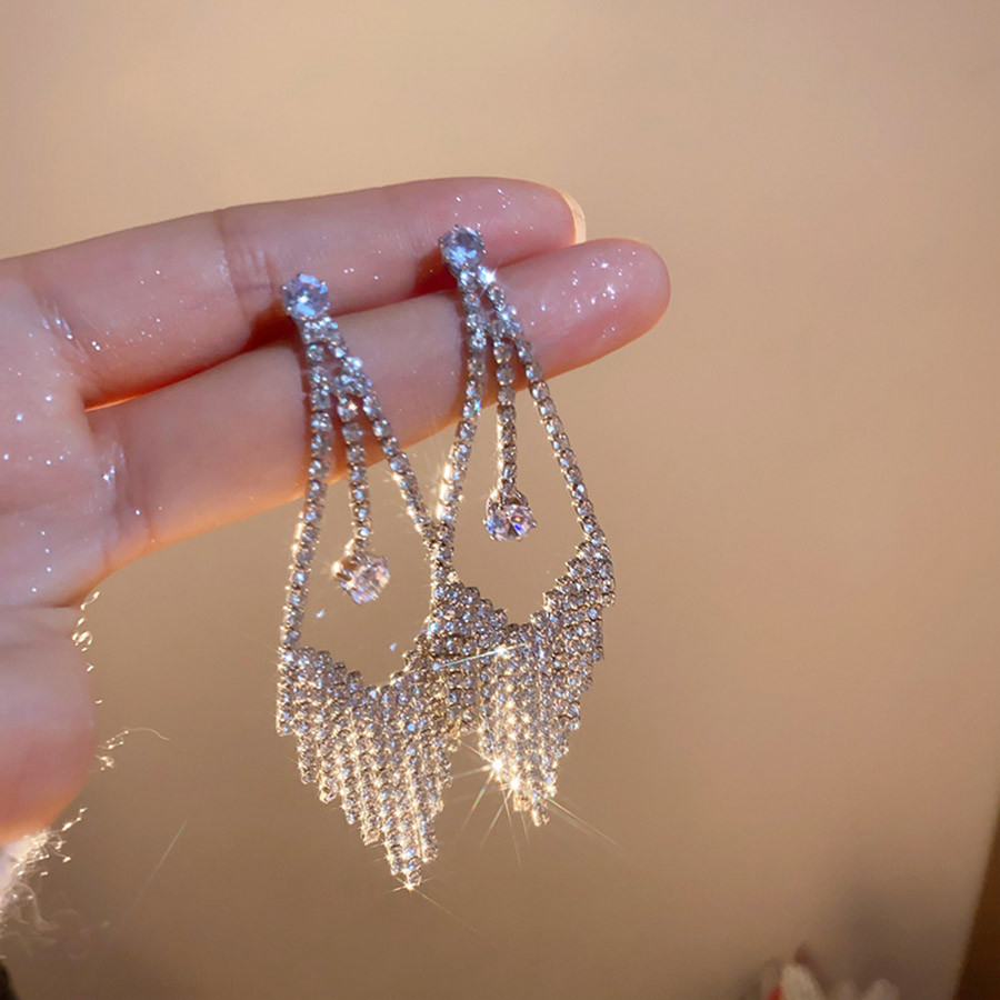 European American Exaggerated Diamond Inlaid Unique Long Tassel Full ...