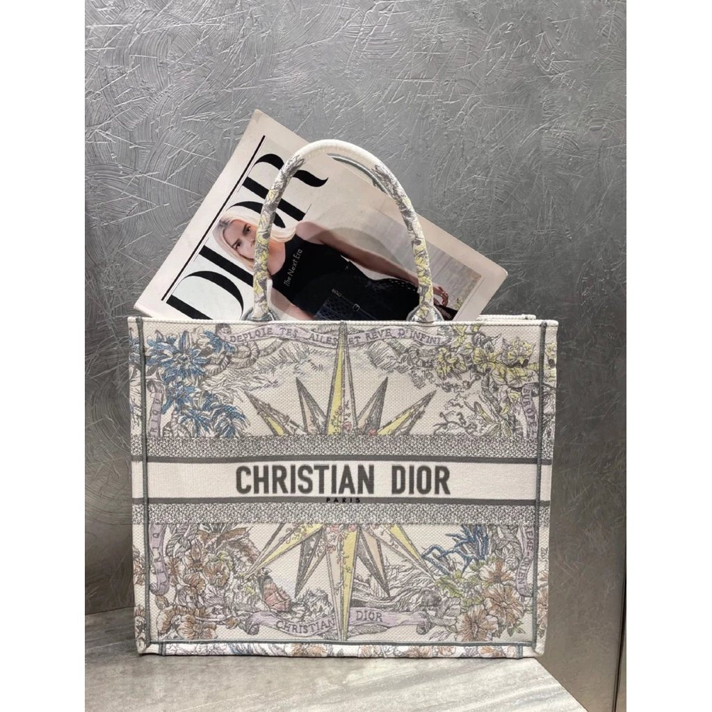Dior CD Book Tote Multicolor Five-pointed Star Hand Embroidery Craft ...