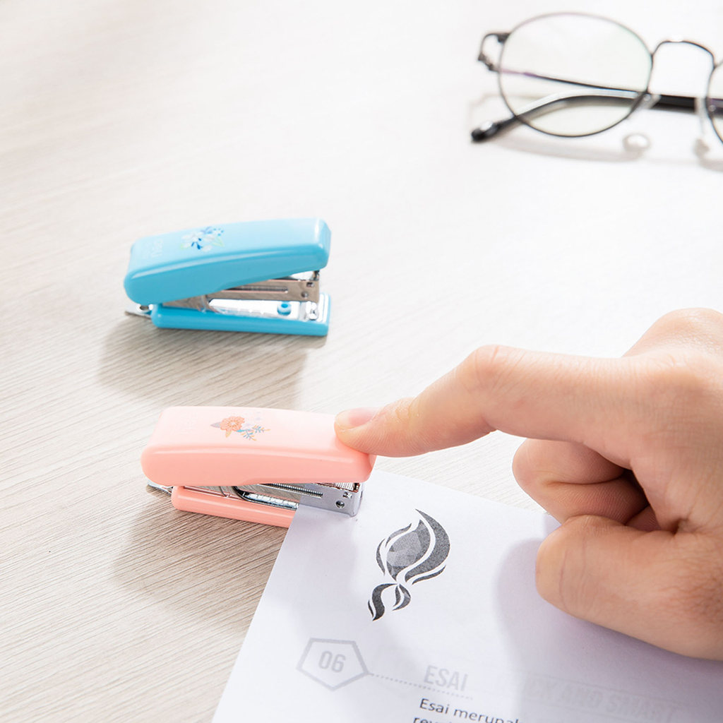 Deli Mini School Stapler No. 10 with fine snap E0222 - 1 pcs | Shopee ...
