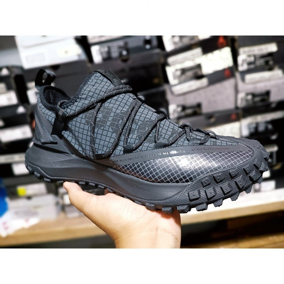 Nike ACG Mountain Fly Low Mens Tripple Black/Orange | Shopee Philippines