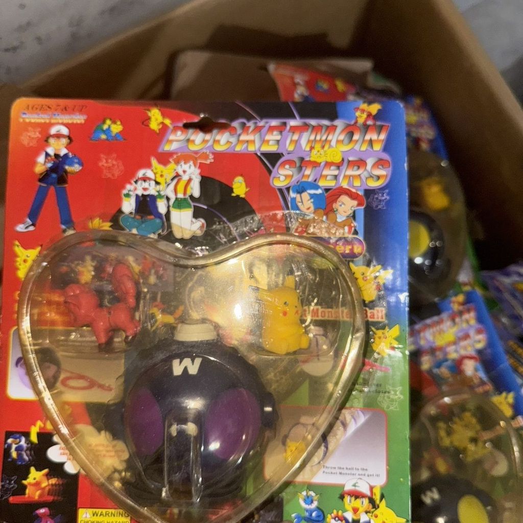 Domestic Old d Pokémon Poké Ball Set Random One Type | Shopee Philippines