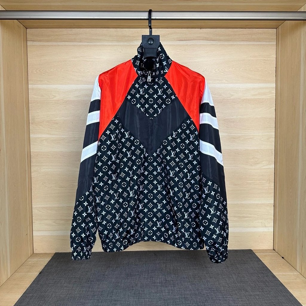 Clearance Sale Co-branded nigo Showcase logo Red, Black, and White ...