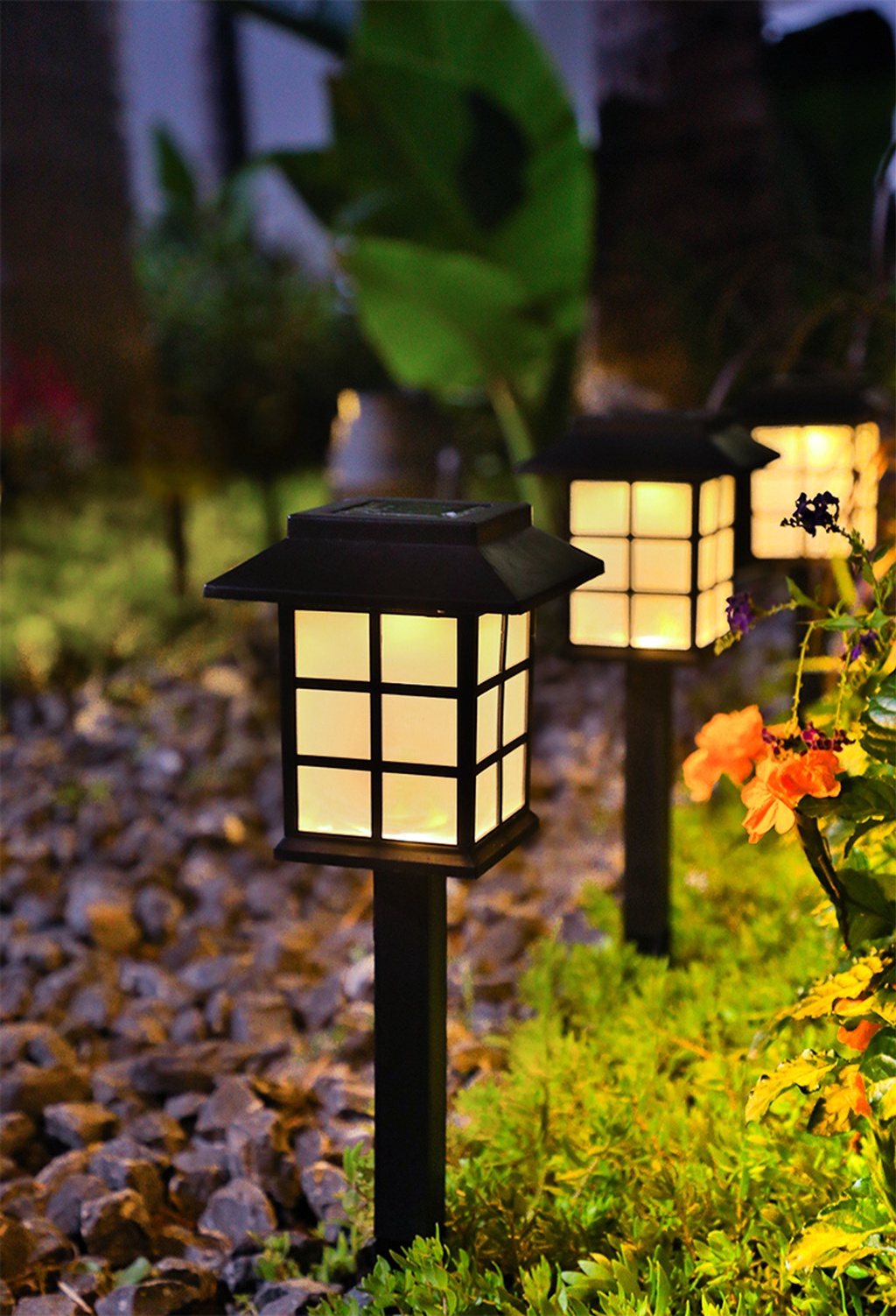 NSS Solar Powered Splash Proof Outdoor LED Solar Garden Light for ...
