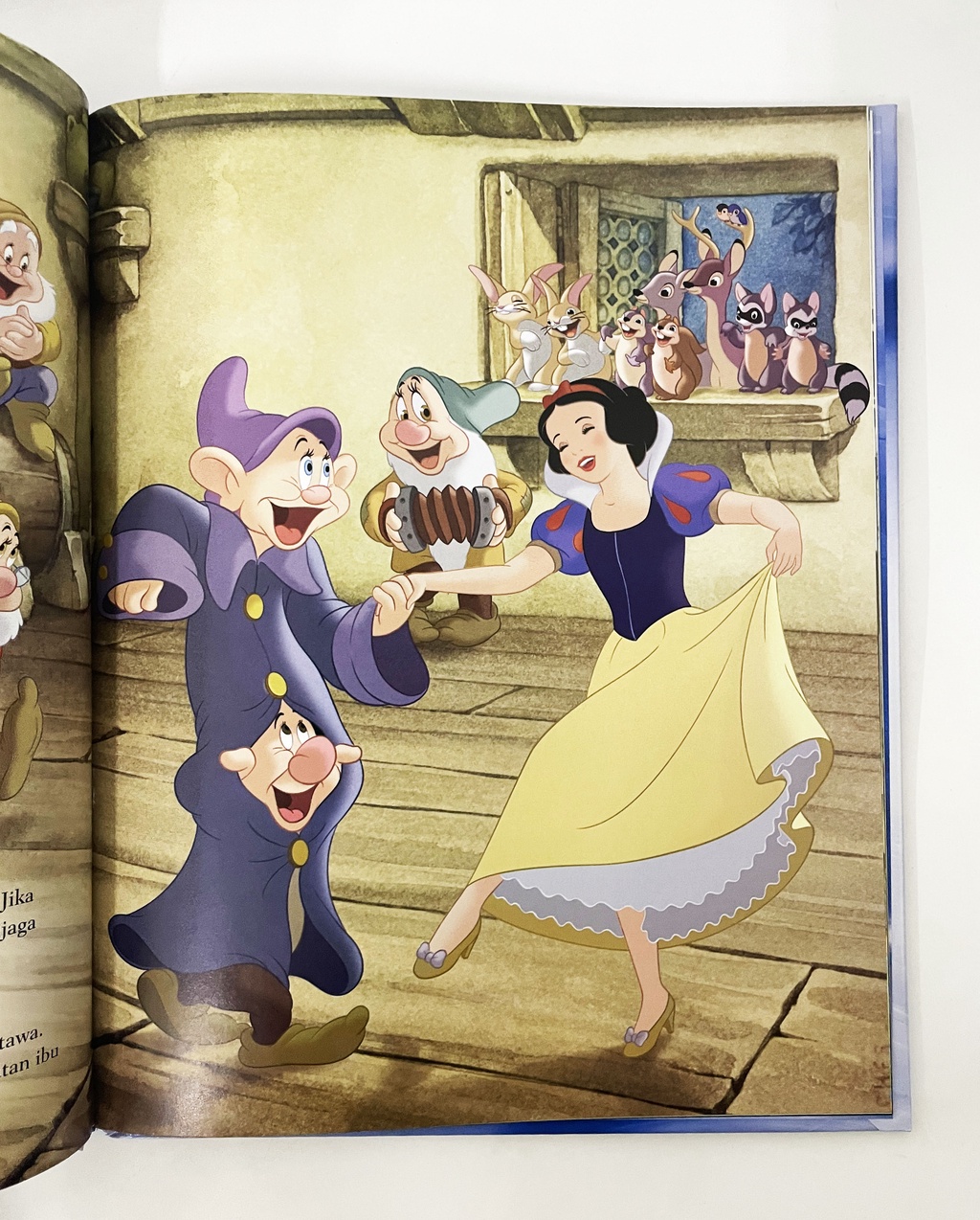 Disney Princess Snow White Malay Story Book for Children to Read ...
