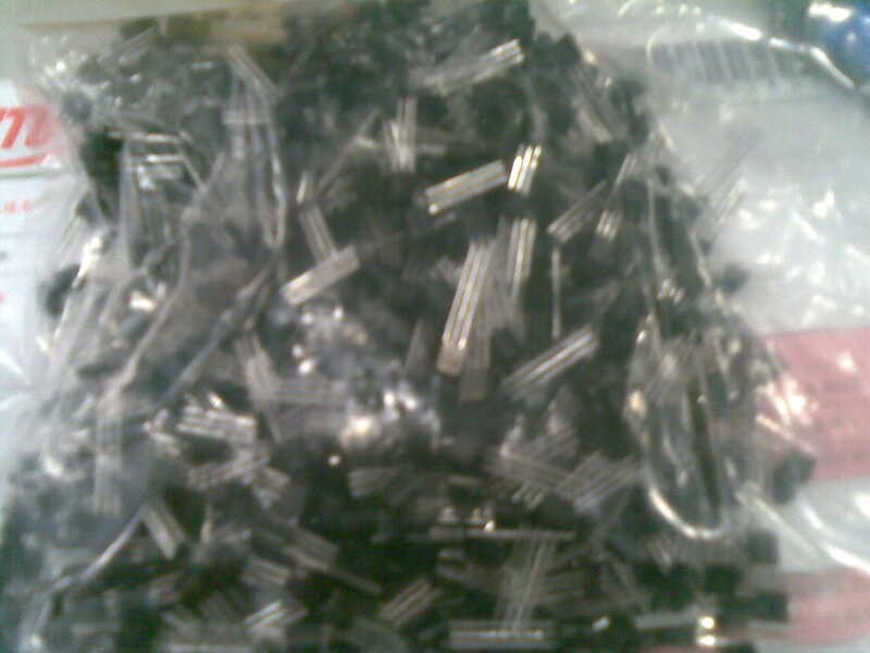 The plug-in package of transistor 13001 TO-92 can be disassembled and ...