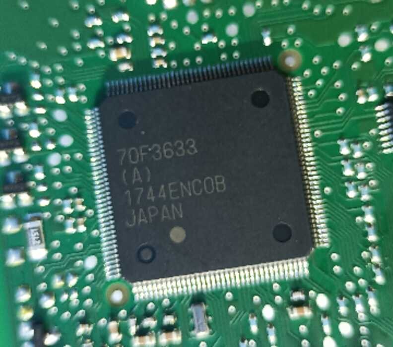 70F3633 UPD70F3633 Automotive Computer Board CPU Chip Blank No Data ...