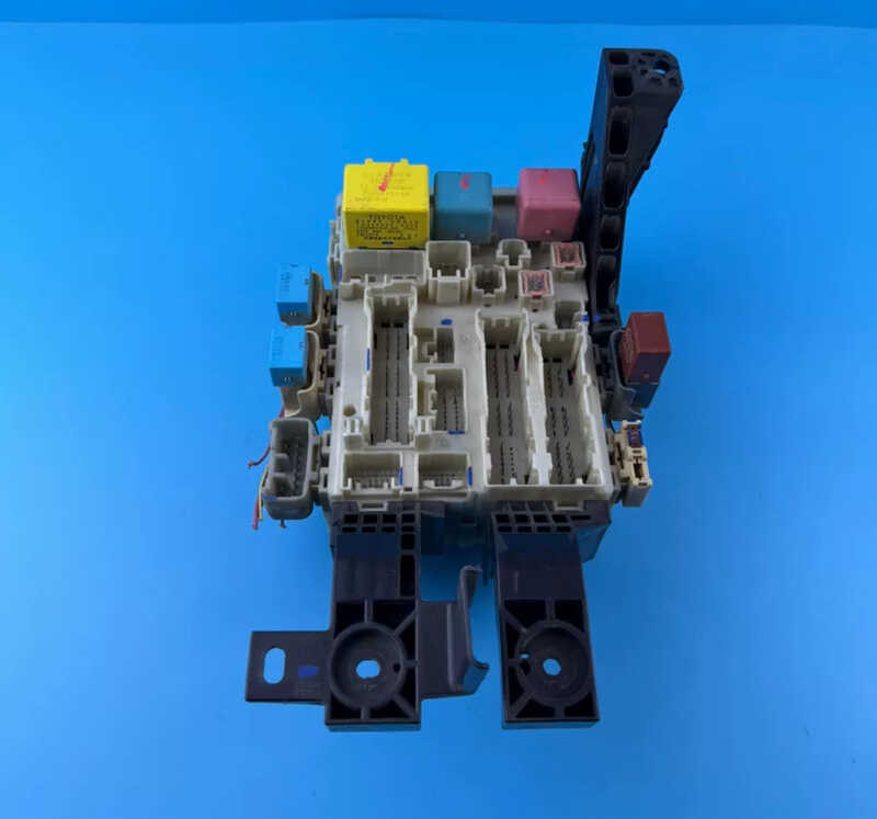 ღ Toyota Vios indoor fuse box, shipped with actual pictures, for pure ...