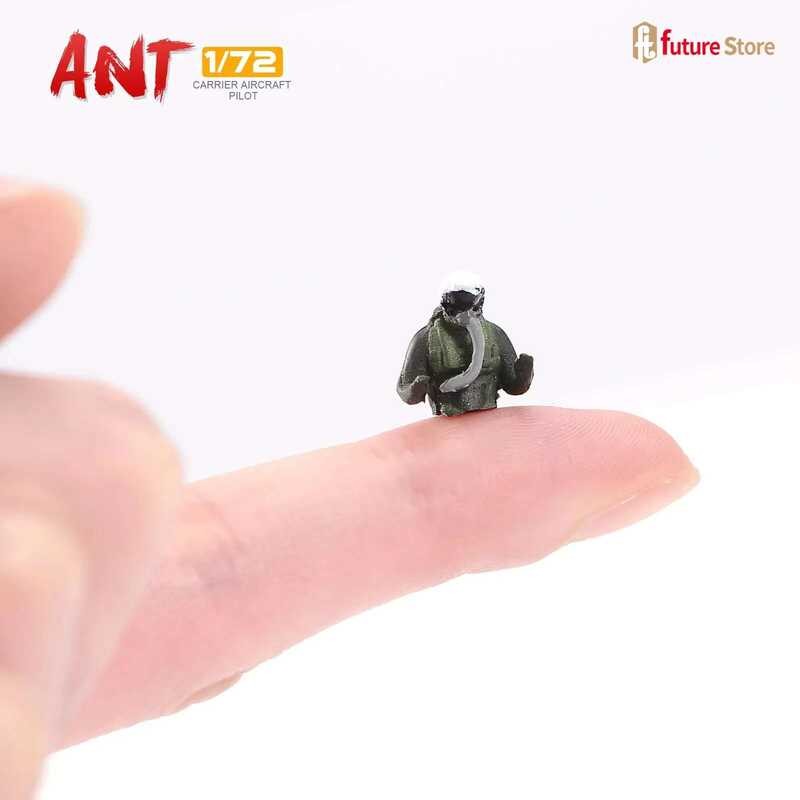 Miniature Figure 1/72 Fighter Pilot Sitting Posture Male Scene Props ...