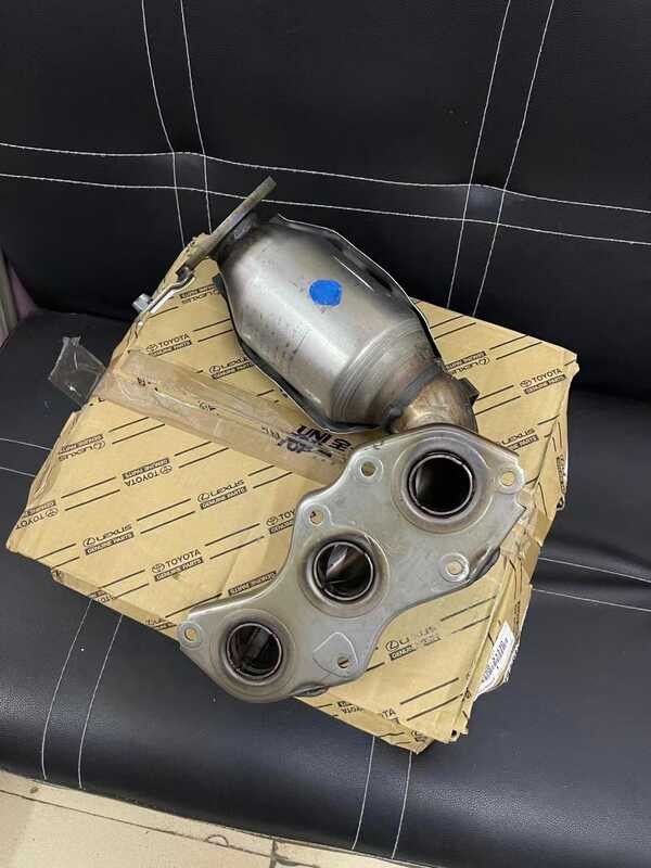 Compatible with Toyota Alphard Elfa Left Side Front Three-Way Catalytic ...