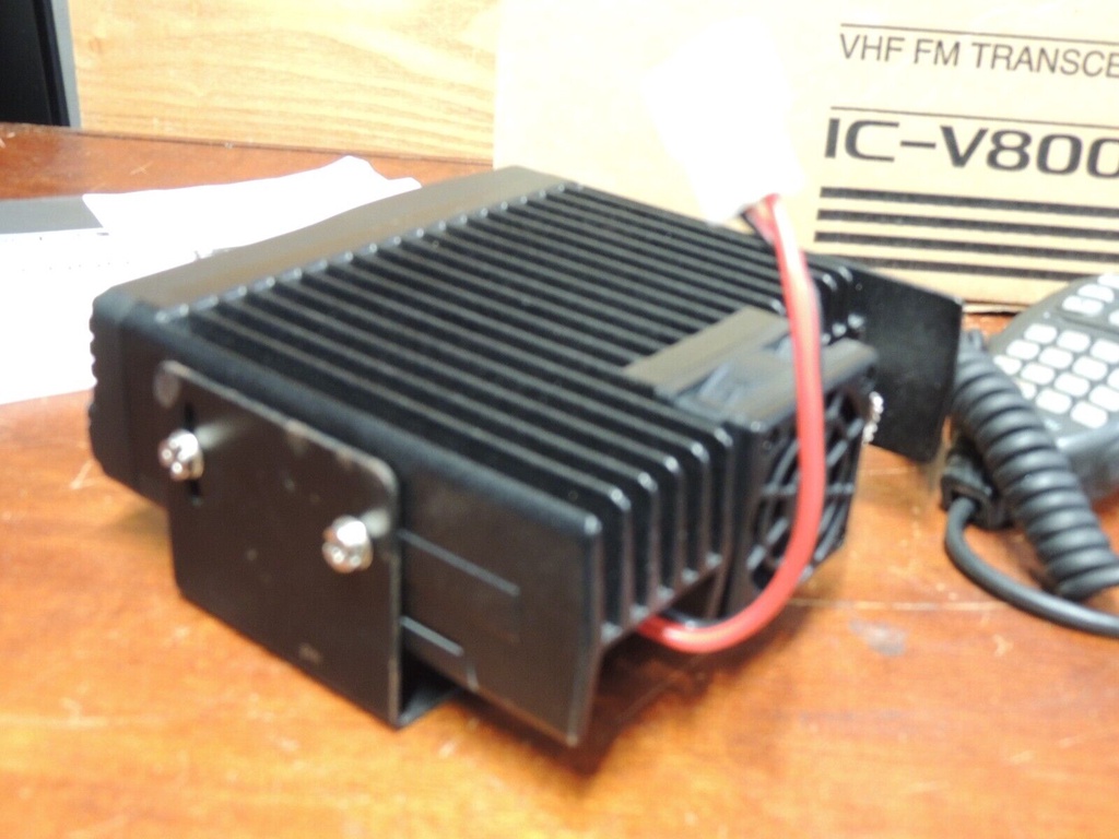 ICOM IC-V8000 75W high power 144MHz VHF FM TRANSCEIVER v8000 2 meters ...