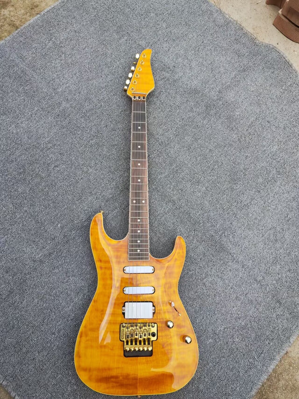 Pensa Custom MK-I Classic Electric Guitar Amber Quilted Maple Top Floyd ...