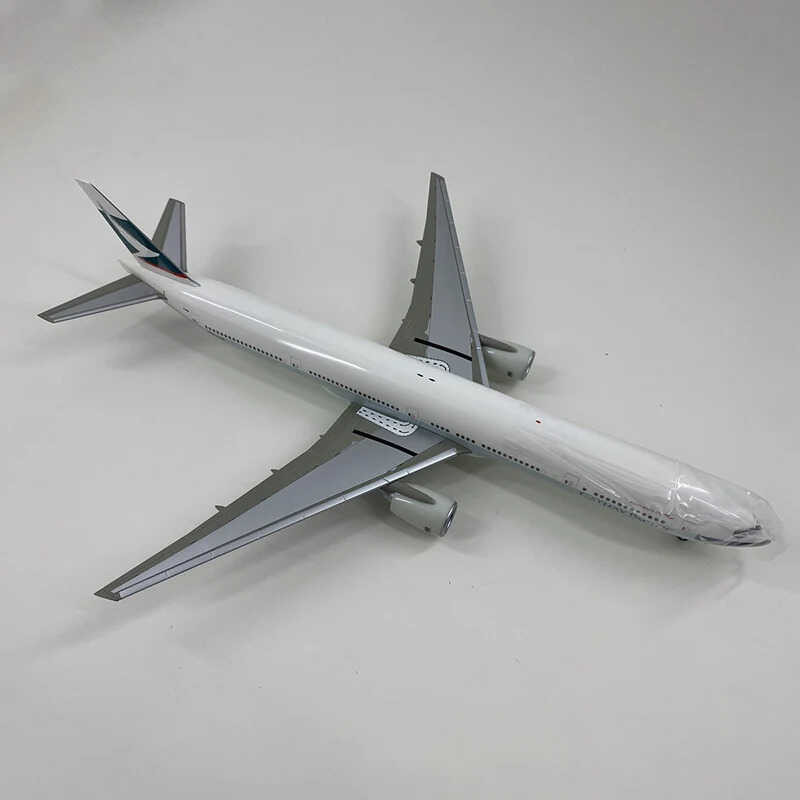 Scale 1:200 Cathy Pacific Airplane B777 B777-300 ABS Plastic Model With ...