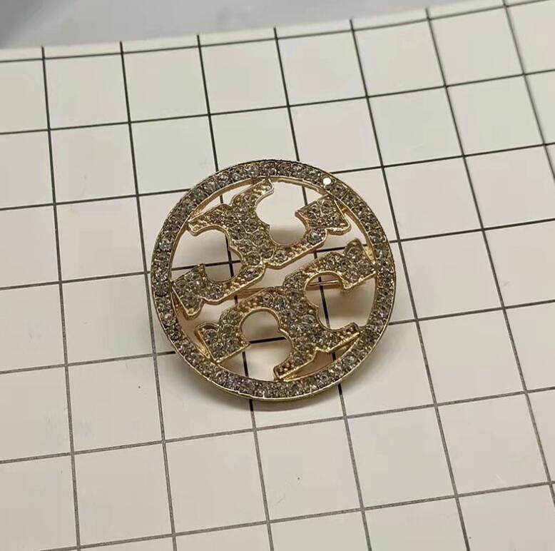 Round Square Label Diamond Brooch Anti-glare Fixed Clothes Pin Retro ...