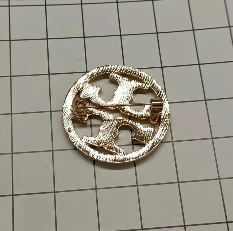 Round Square Label Diamond Brooch Anti-glare Fixed Clothes Pin Retro ...