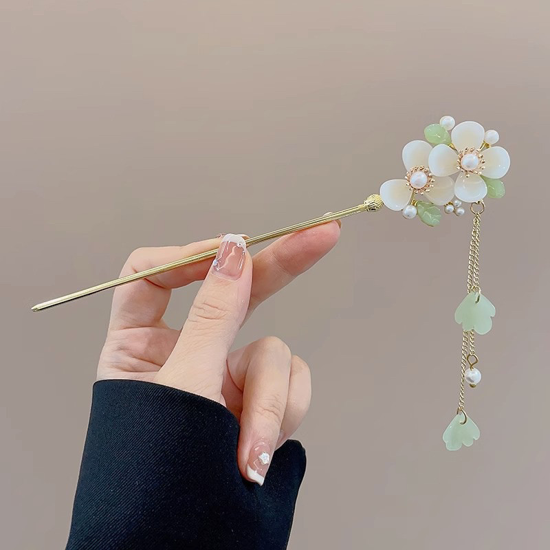 Single Ancient Style Elegant Flower Tassel Hairpin for Women Commuting ...