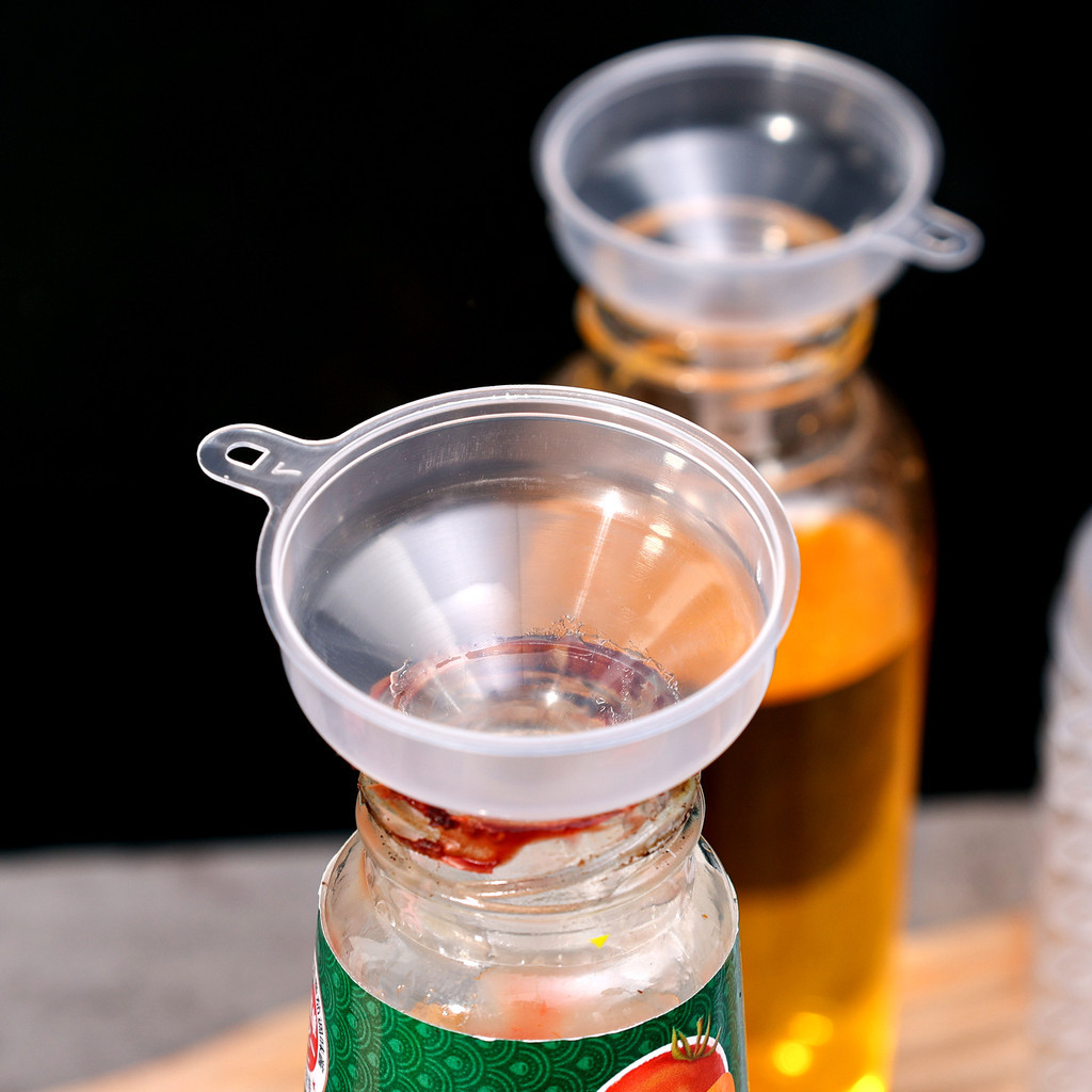 Practical Mini Plastic Transparent Oil Pouring Auxiliary Funnel - Small ...