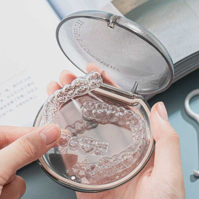 Invisible braces box for portable storage of fake teeth holders ...