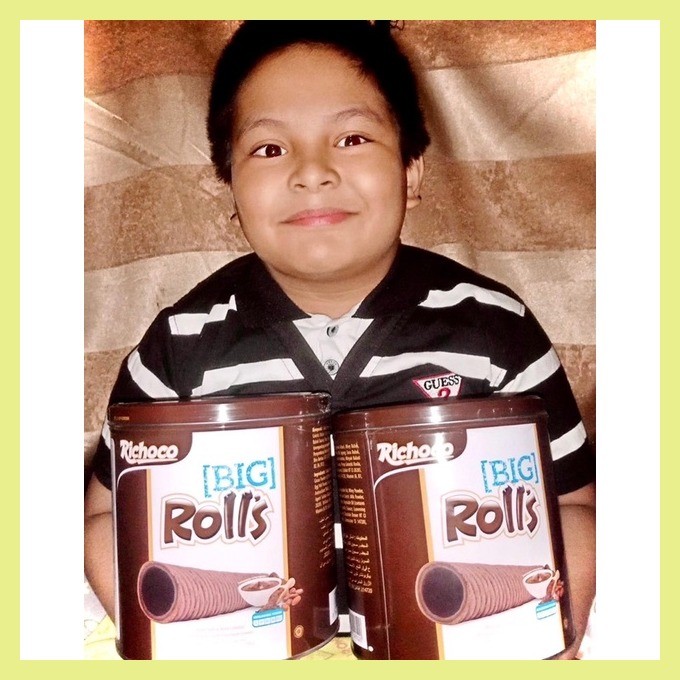 → Richoco - Big Rolls (Biggest chocolate rolled wafer) | Shopee Philippines