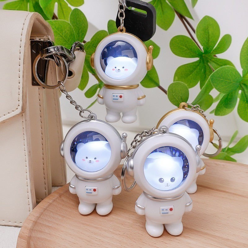 Spaceman Night Light Key Ring - Cute Bear,Cat Space Astronaut Keychain ...