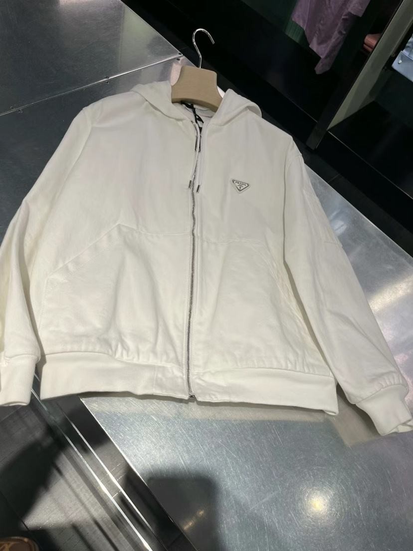 Little V Italian Genuine Prada Prada Men's Triangle Coat, 3 Weeks After ...