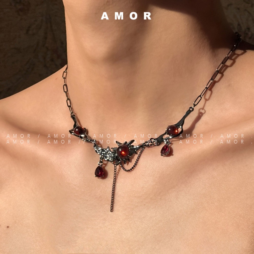Dark irregular ruby necklace with niche design, hip-hop street fashion ...