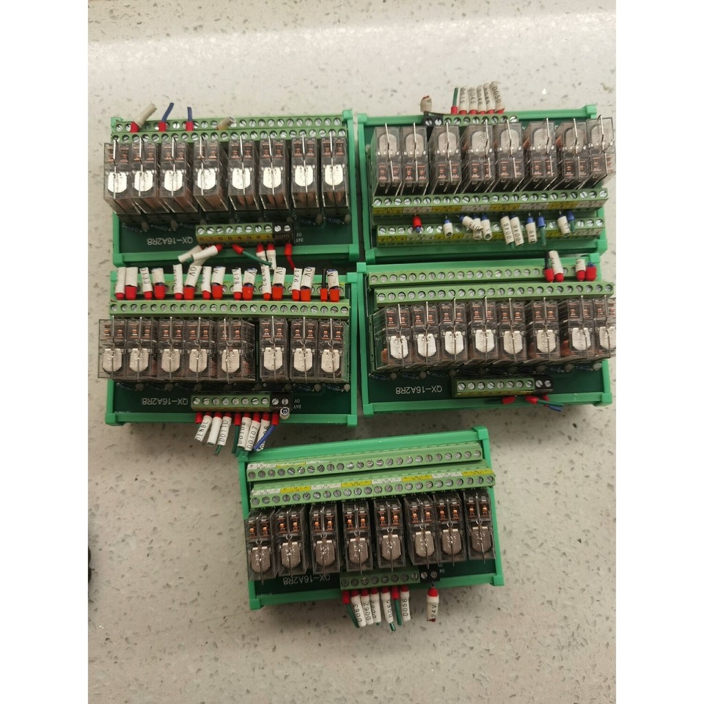The 8-way relay module Omron controls the PLC amplification board relay ...