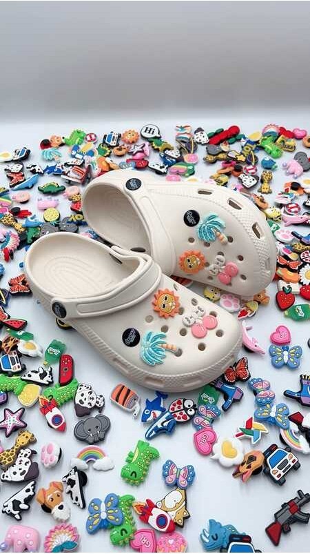 Classic light summer sandals unisex (free random jibbitz) | Shopee ...