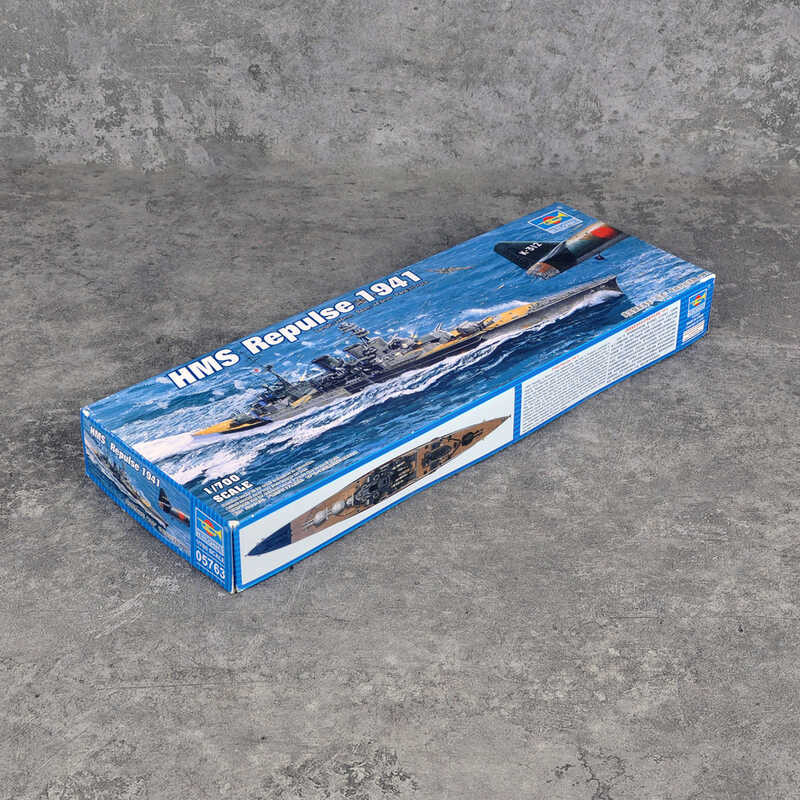 static Small hand plastic assembled model ship British counterattack ...