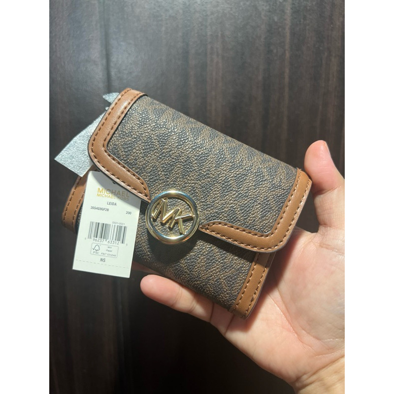 Mk jetset medium and mk leida small wallet in very affordable price ...