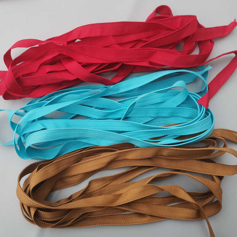 Binding clothesline, cucumber, loofah, pulling hanging seedling rope ...