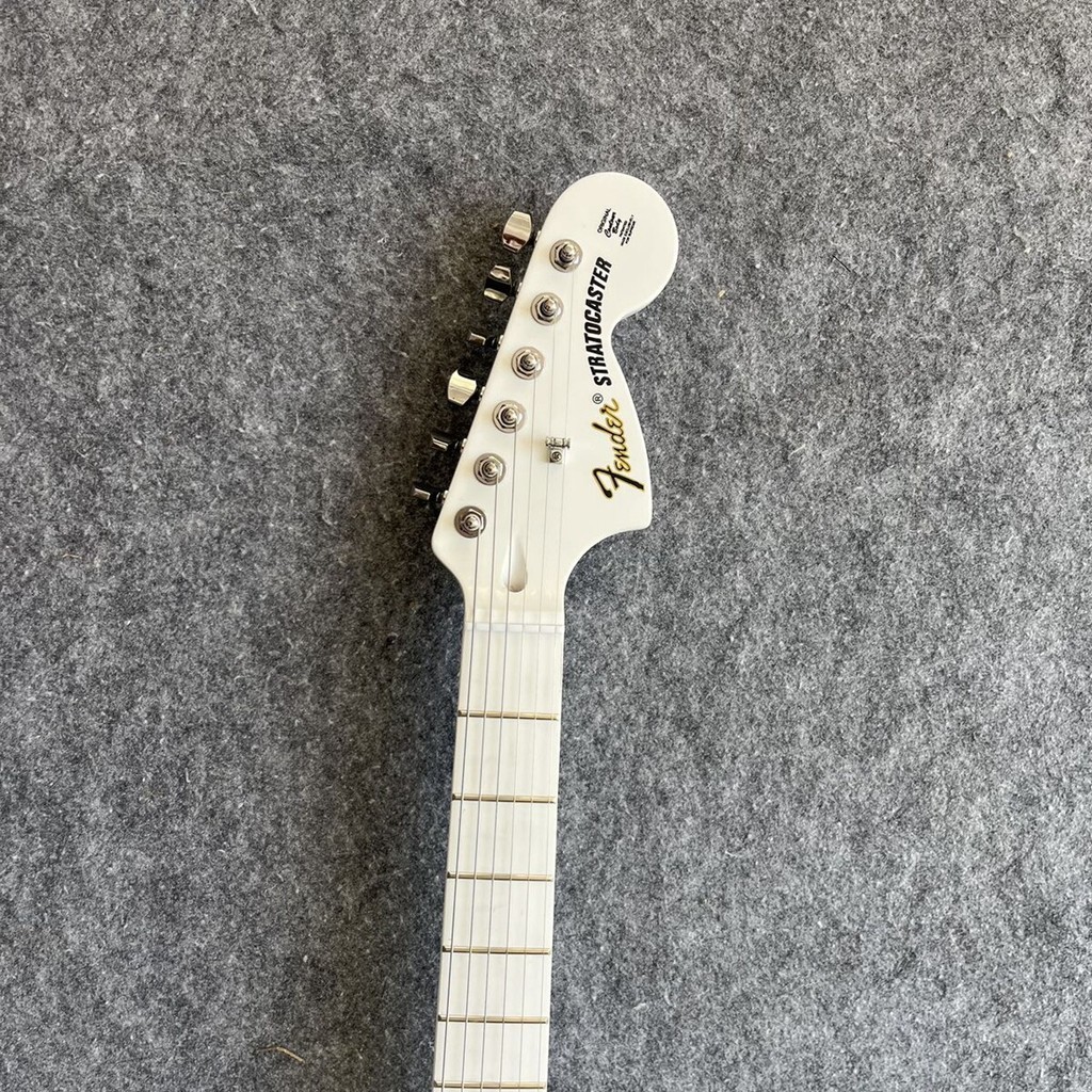 Classic White Supreme Fender Stratocaster Electric Guitar Maple ...