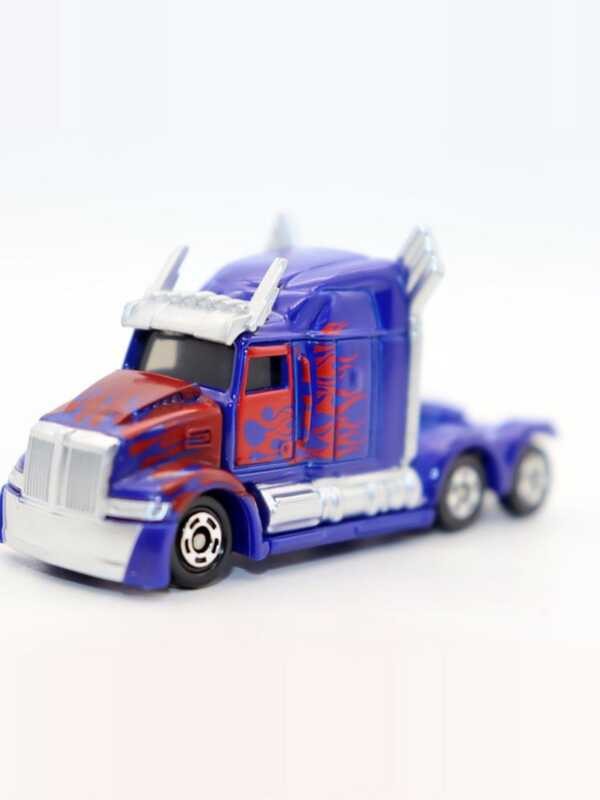 Domeka TOMY Dream Star Transformers Optimus Prime Trailer Bumblebee ...