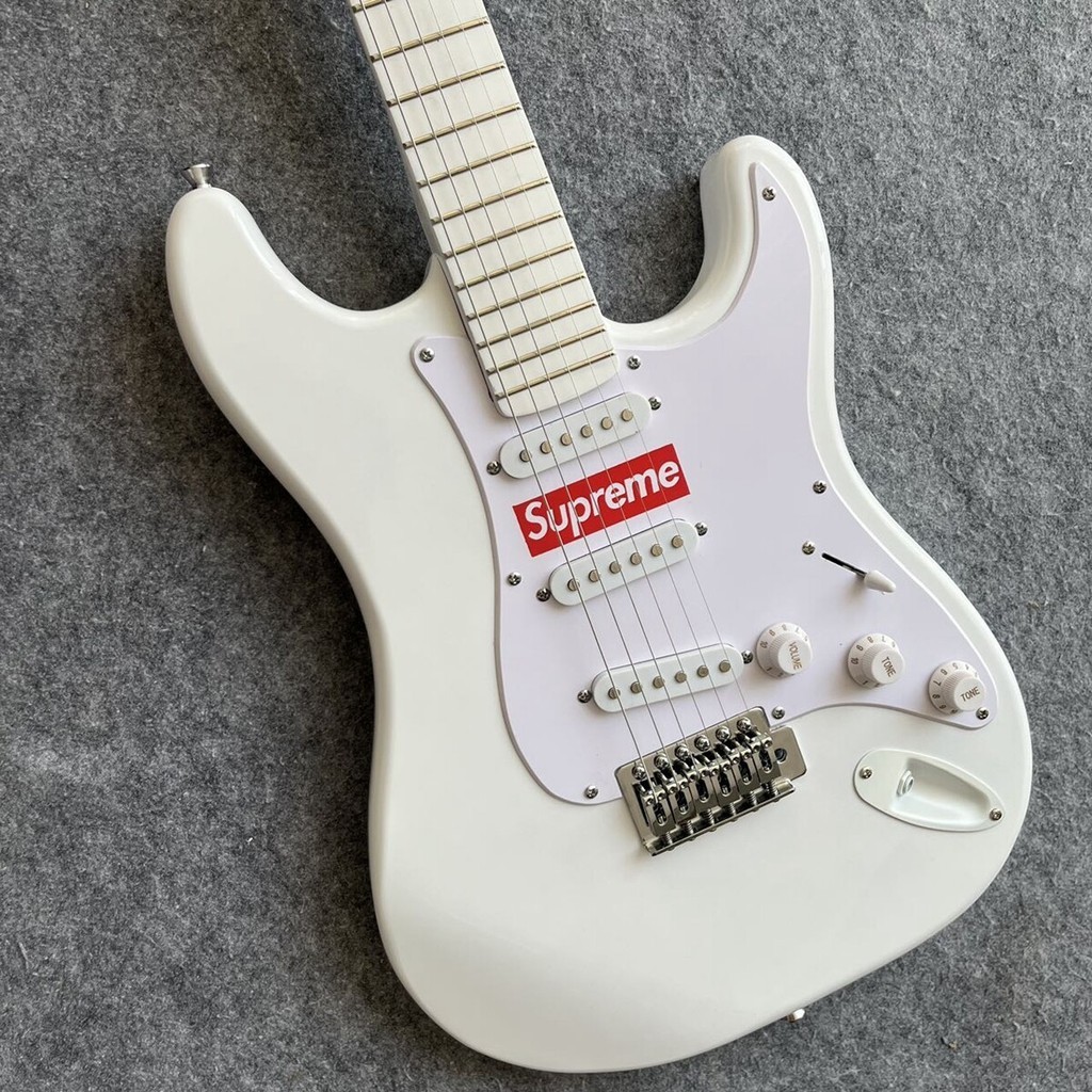 Classic White Supreme Fender Stratocaster Electric Guitar Maple ...