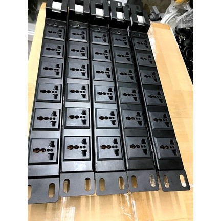 in stock Rack cabinet socket takes power from ups, multi-purpose 6-hole ...
