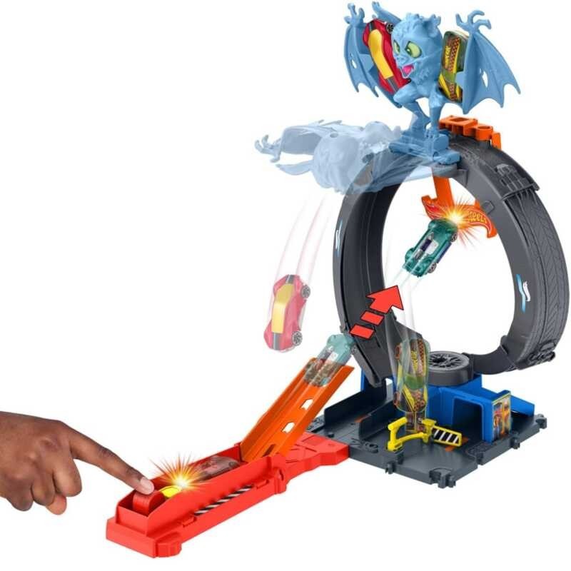 City Of Hot Wheels Nemesis Bat Loop Playset Na May 1:64 Scale Basic Car ...