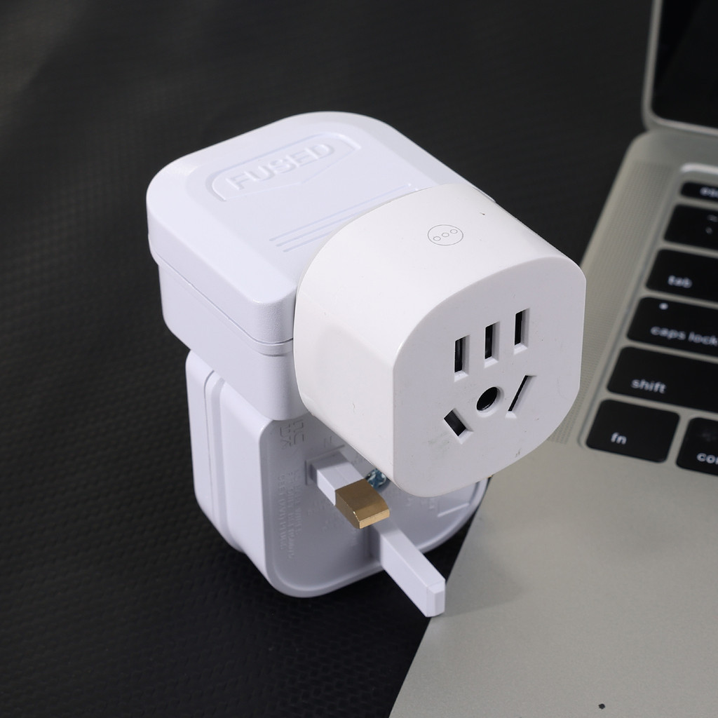 Lightweight Portable Plug Adapter Converter Power Socket for Travel ...