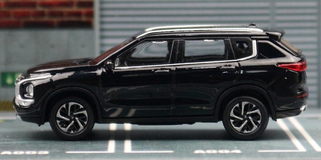 Original Model 1/64 Mitsubishi Outlander 2021 Diecast car Car Model ...
