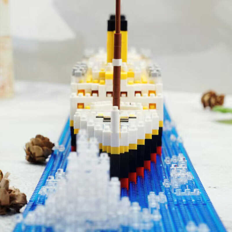 Titanic 1860Pcs Ship Model Building Bloc Sets 3D Micro Block DIY Bric ...