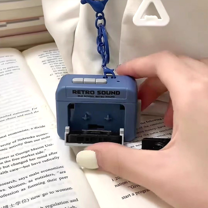 Tape Recorder-shaped Keyrings Mini Retro Color Music Player Key Chain ...