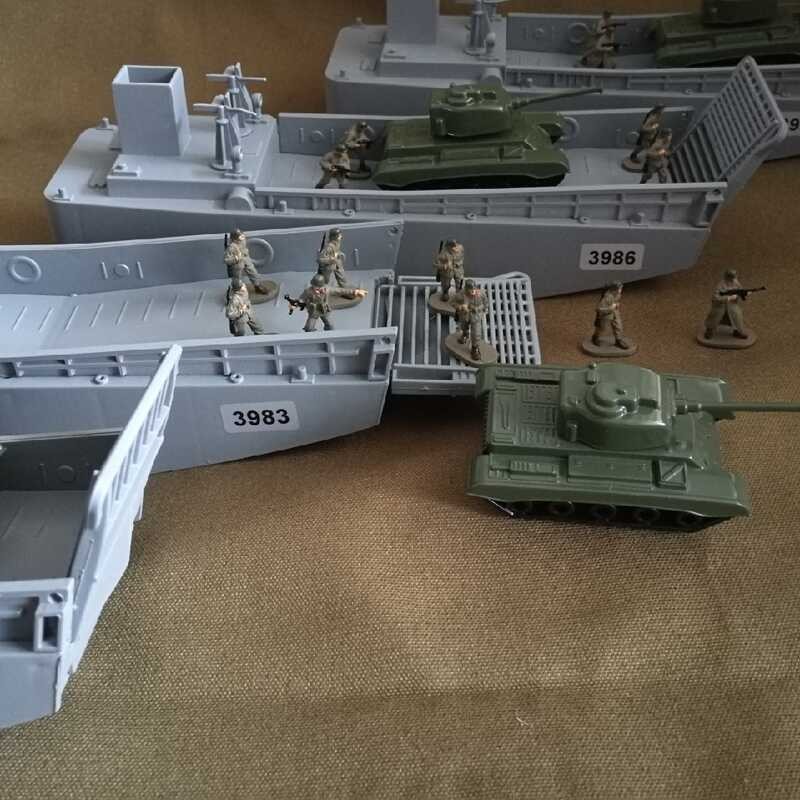 1:72 Colored Soldier Sand Table Scene Toy Military Model Landing Ship ...