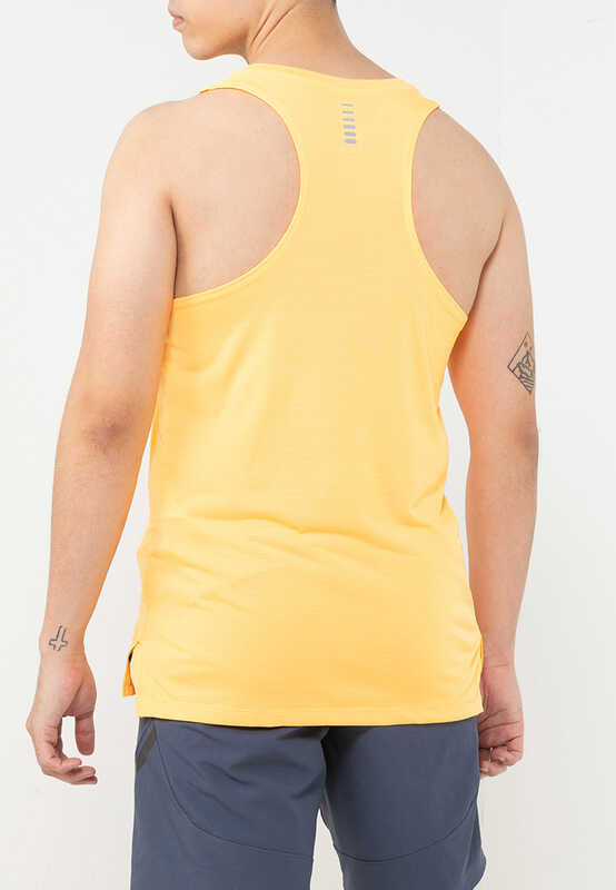 Armour Under Men's Launch Singlet For Men - Nova Orange/Reflective ...